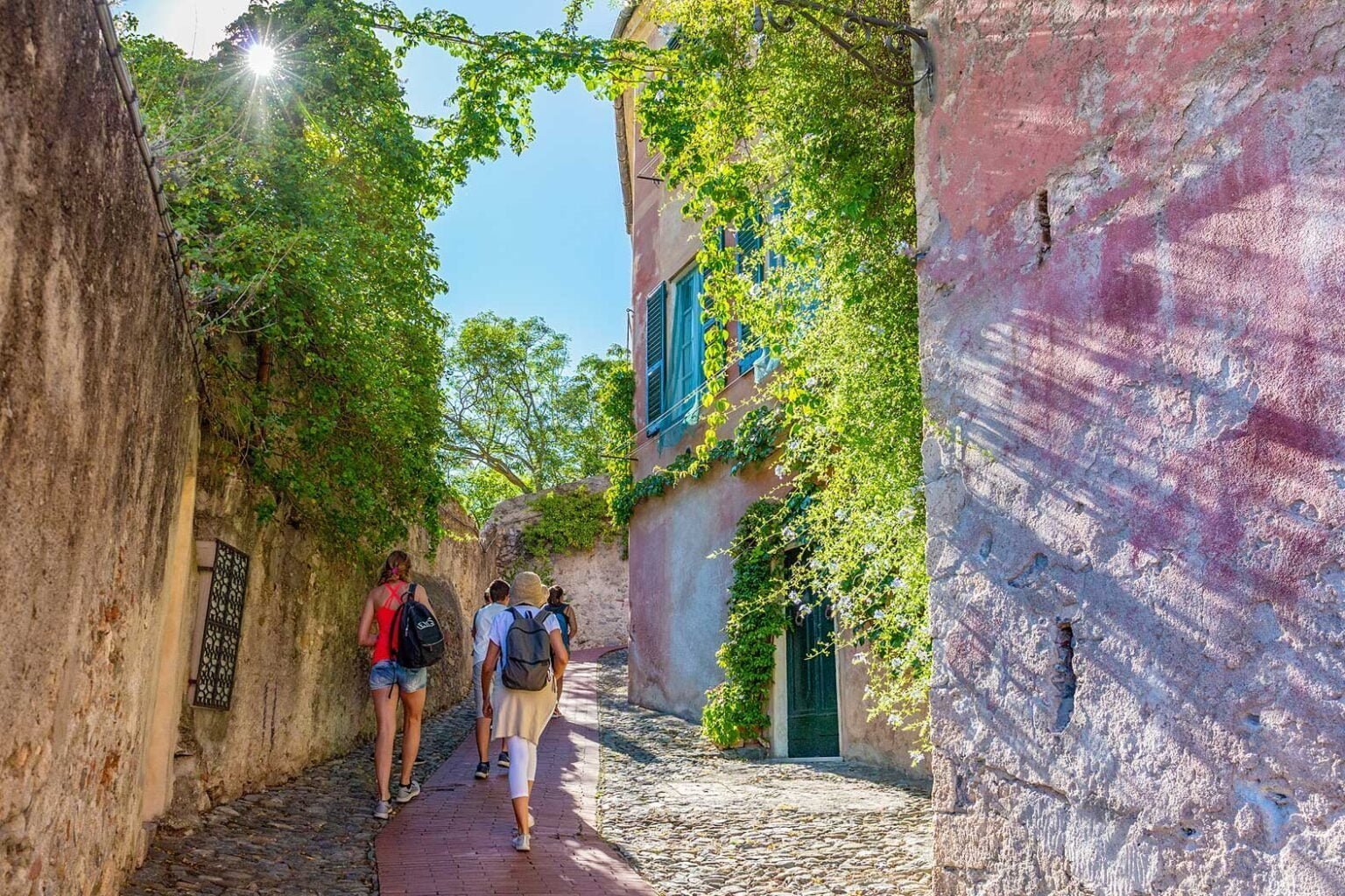 Along the Strada Beretta with the Infanta of Spain - Visit Finale Ligure